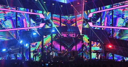 Coldplay – BRIT Awards 2017 – Luke Halls Studio